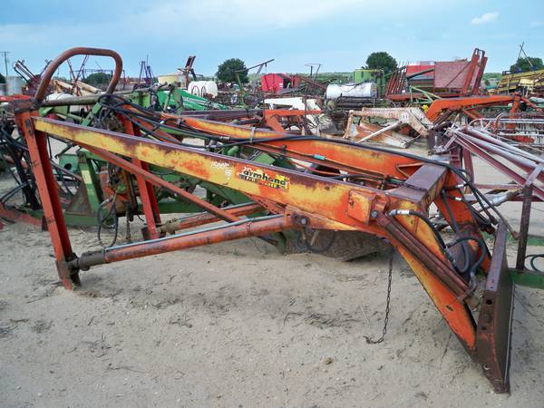 Farm Hand-AGCO F-11 Loader Attachment (1833666) MUTH WELDING SERVICE ...