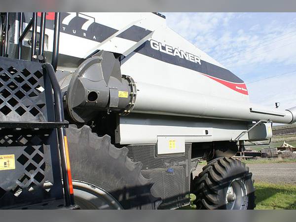 2011 Gleaner S77 Combine #U00243 WALTER IMPLEMENT, INC ODESSA ...