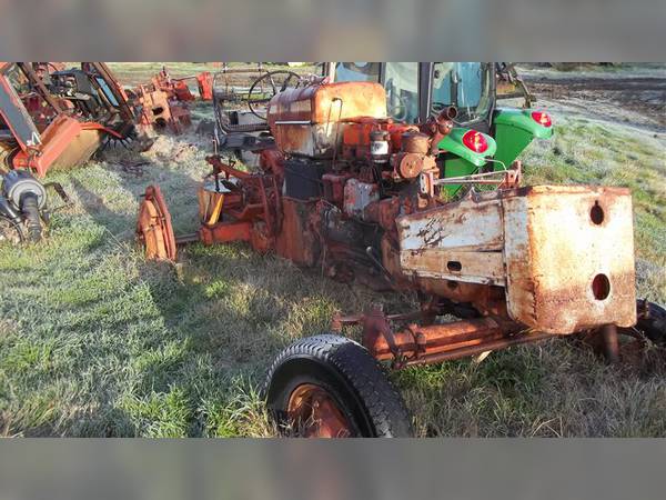 Case 301 Tractor #14373 KADDATZ AUCTIONEERING & FARM EQUIPMENT SALES ...
