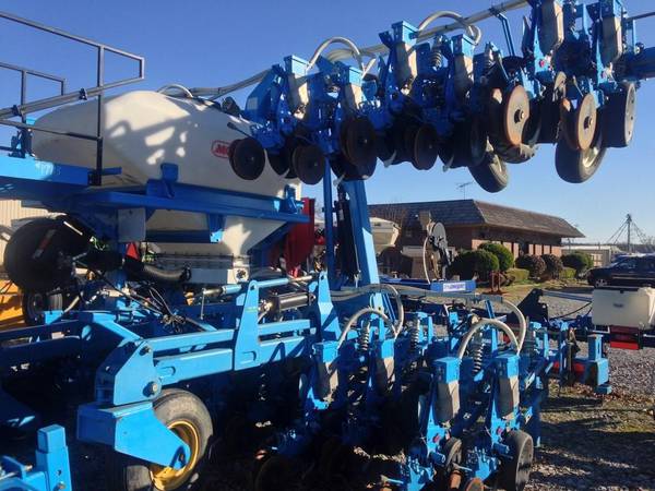 2011 Monosem NG PLUS 4 Planter/Row Unit #11A611 HOBBS FARM IMPLEMENT ...