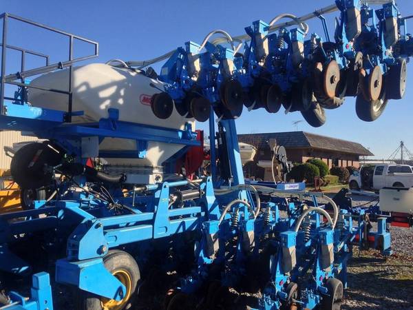 2011 Monosem NG PLUS 4 Planter/Row Unit #11A611 HOBBS FARM IMPLEMENT ...