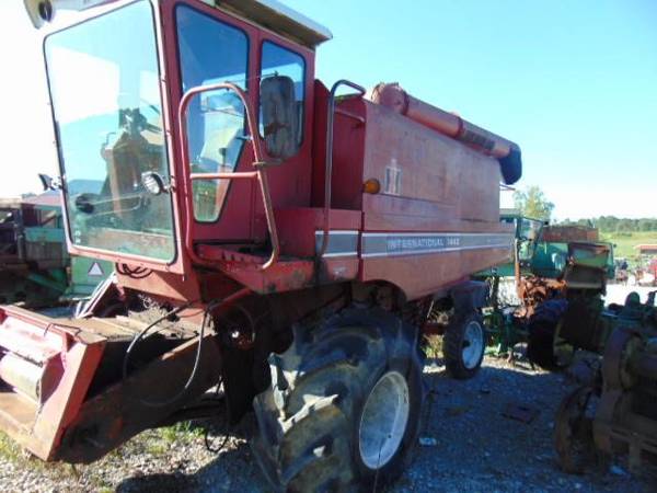 International 1440 Dismantled Combine #N/A DRANE FARM EQUIPMENT HARNED ...