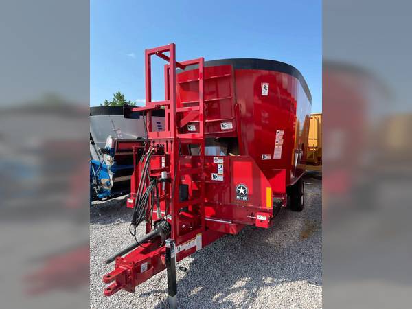 Meyer F700 Vertical Mixer #20VM0700204 MCCONNELL FARM SUPPLY, INC ...