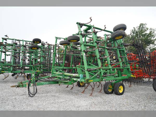 John Deere 2210 Cultivator #N02210L008001 HOBBS FARM IMPLEMENT COLT ...
