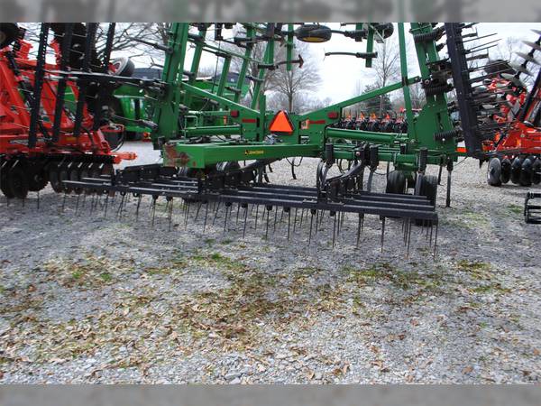 John Deere 2210 Cultivator #N02210L008001 HOBBS FARM IMPLEMENT COLT ...