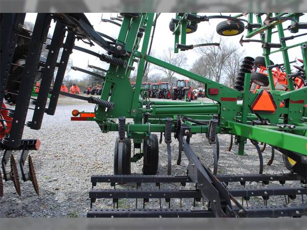 John Deere 2210 Cultivator #N02210L008001 HOBBS FARM IMPLEMENT COLT ...