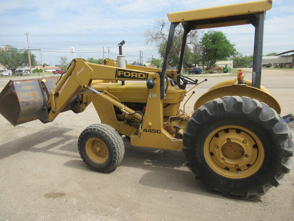 Ford 445C Tractor #901 HEILIGMAN EQUIPMENT, LLC CHARLOTTE Texas | Fastline