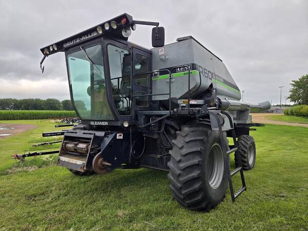 1989 Gleaner R60 Combine #16136 MIDWAY FARM EQUIPMENT MOUNTAIN LAKE ...