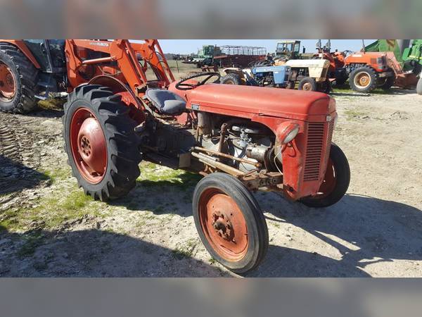 1950 Massey-Ferguson TO20 Tractor #3495 KADDATZ AUCTIONEERING & FARM EQUIPMENT SALES (HILLSBORO ...