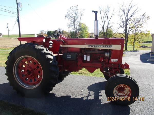 1969 International 856 Tractor #9053 STITZEL FARM EQUIPMENT HAMBURG ...