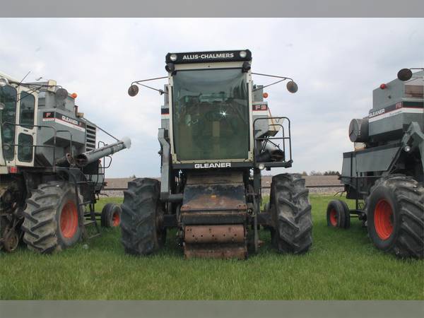 Gleaner F3 Combine #F-K513631184 BASTERT FARM EQUIPMENT, INC. CAMP ...
