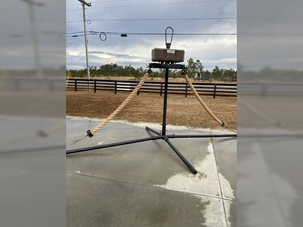 PIONEER COUPLER CATTLE Double rope cattle oiler Livestock/Manure/Feeder ...