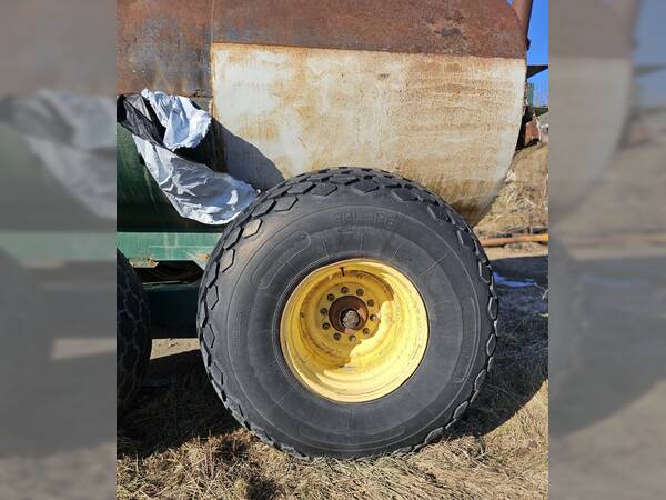 Husky MANURE TANK Liquid Manure Tank #4420020006393 Iron Listings ...