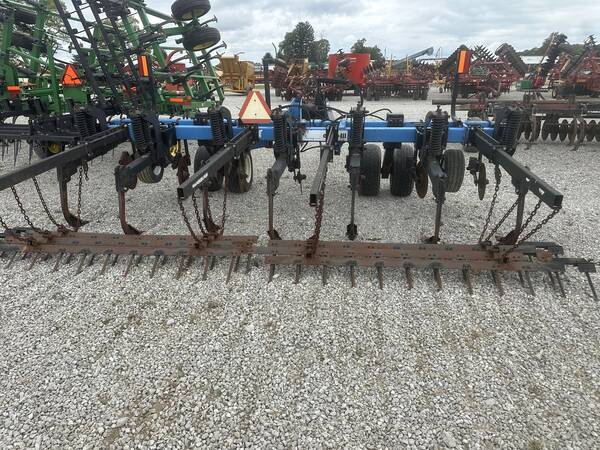 DMI 500 Disc Ripper #421977 SWINDELL FARM EQUIPMENT WILKINSON Indiana ...