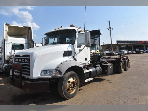 2007 Mack GRANITE CTP713 Cab and Chassis Truck #1M2AT13C47M002999 DON ...