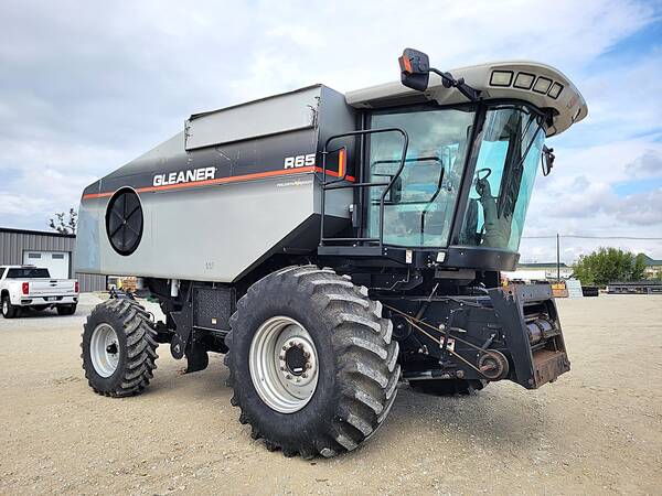 2004 Gleaner R65 Combine #HN62179 MAYER FARM EQUIPMENT JEFFERSONVILLE ...
