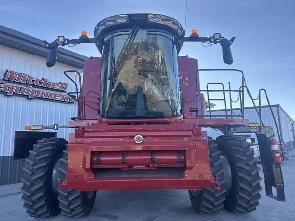 2025 Case IH 7260 Combine #HAJF7N5PVSG259929 Mitchell Equipment ...